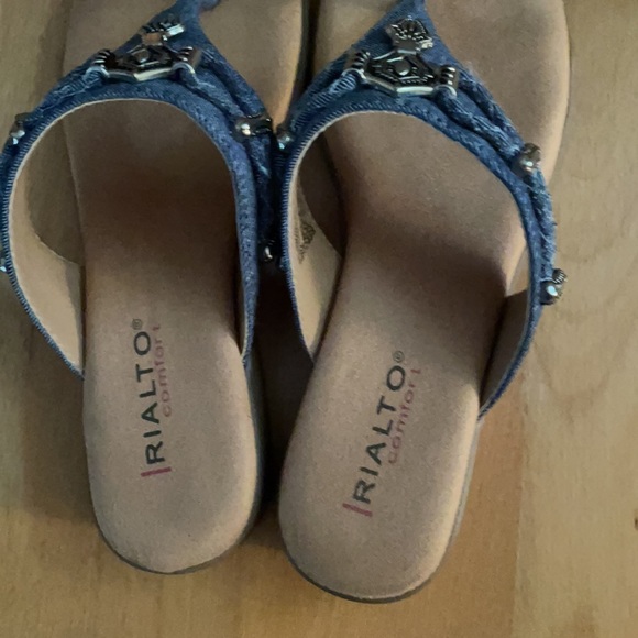 Rialto comfort | Shoes | Sandals 2 Pair Rialto Comfort Cushioned Size ...